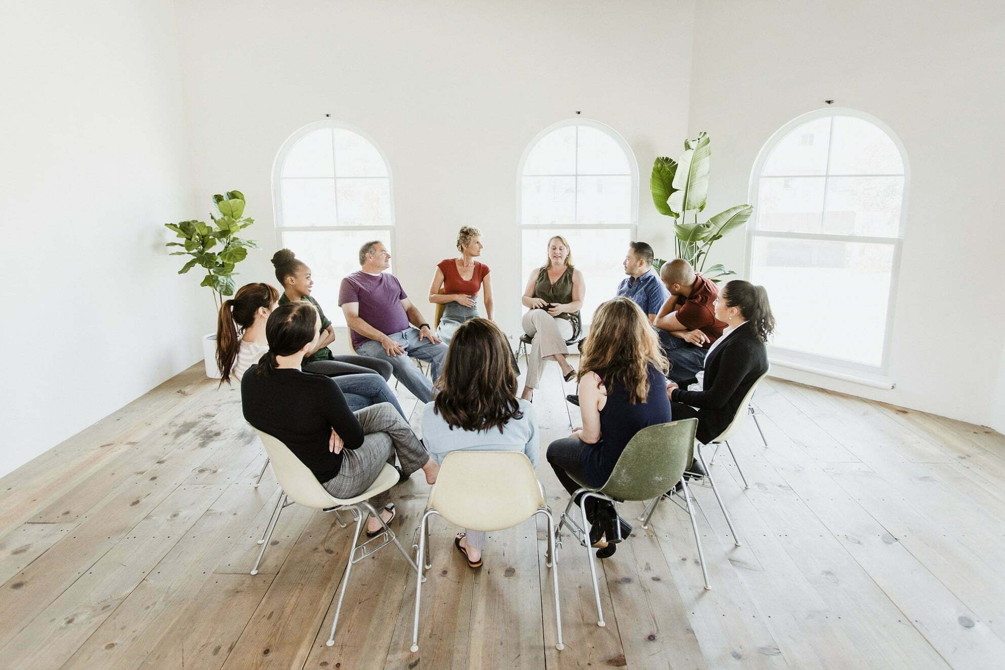What happens during a SMART recovery meeting? - OK Rehab